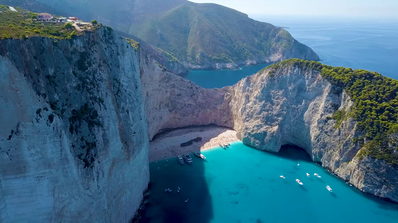 A boat trip to Shipwreck beach in Zante - VedoMare Hotel & Suites